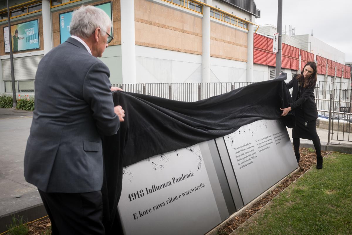 Memorials – Geoff Rice History